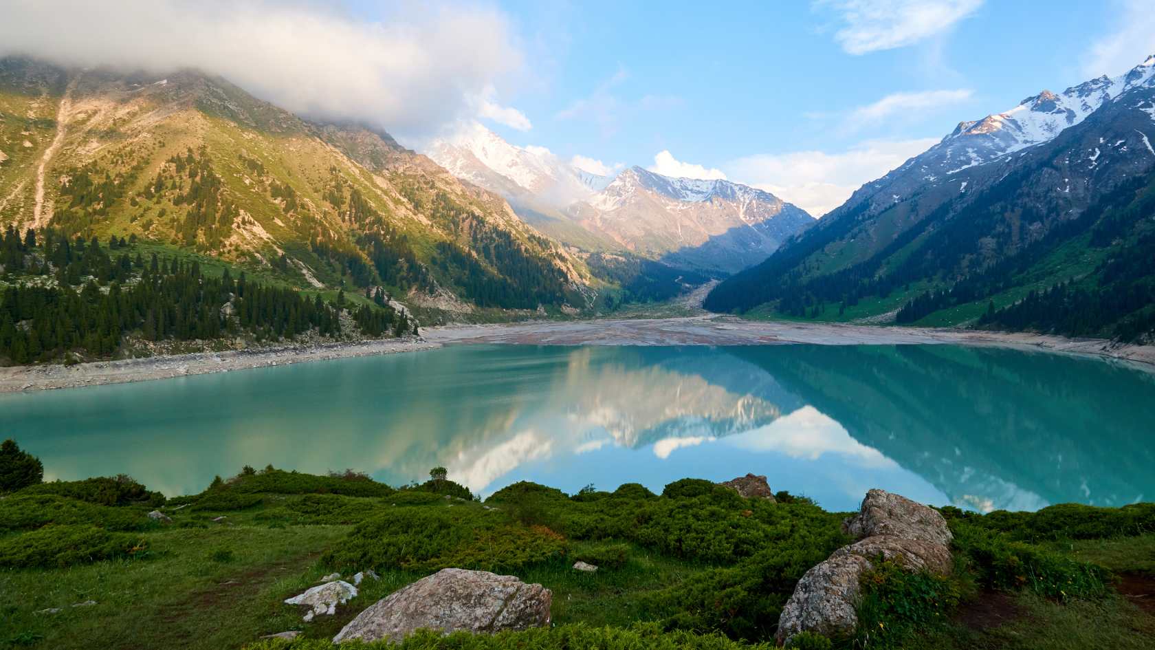 Best Time to Visit Chandratal Lake (Month-wise Guide)